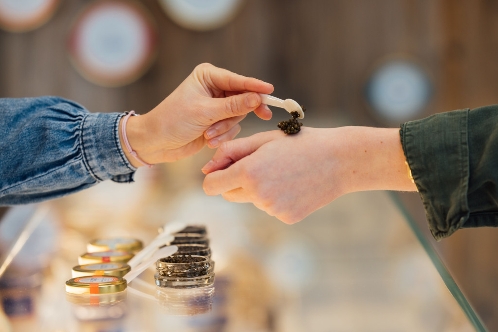 Comment manger du caviar : conseils et dégustation